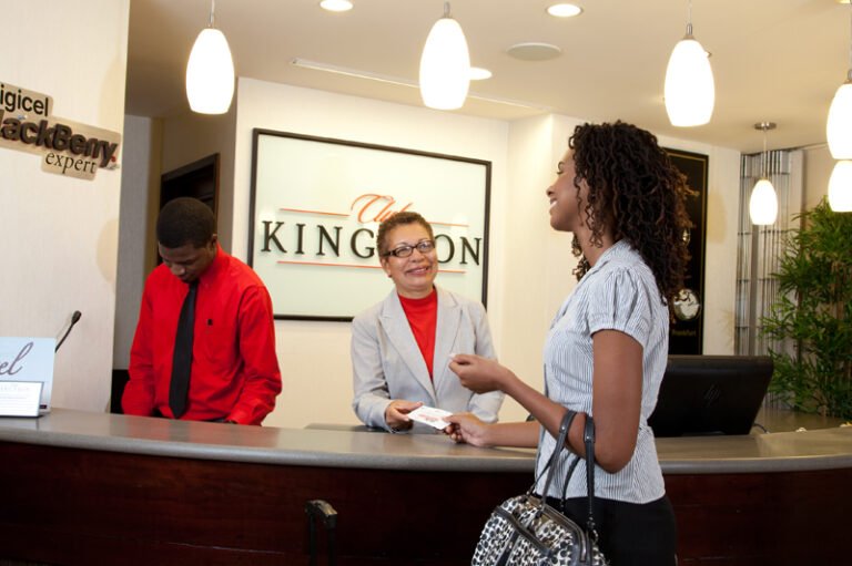 Club Kingston – Fast Track Through Kingston Airport [2026]